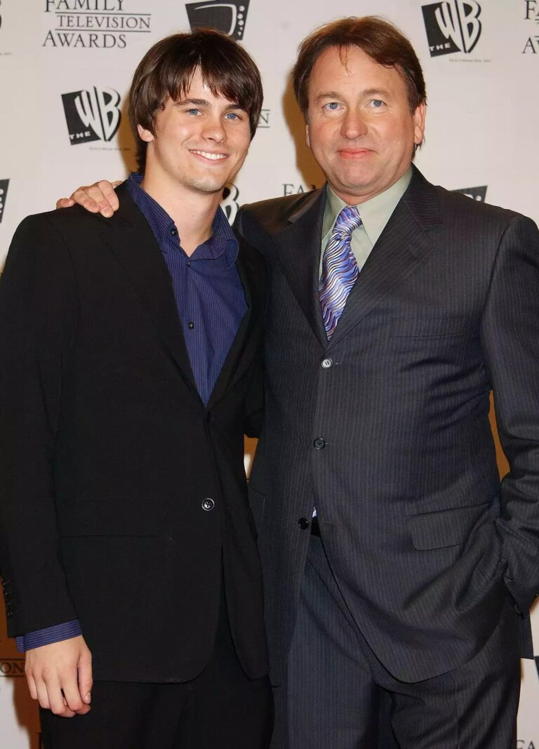 Fans Get Emotional as Jason Ritter Recreates John Ritter’s Signature ...