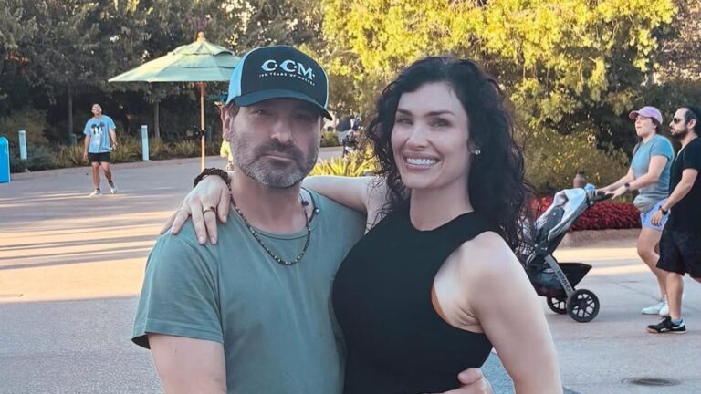 ‘Big Bang Theory”s Johnny Galecki Shares Rare Glimpse of His Wife and ...