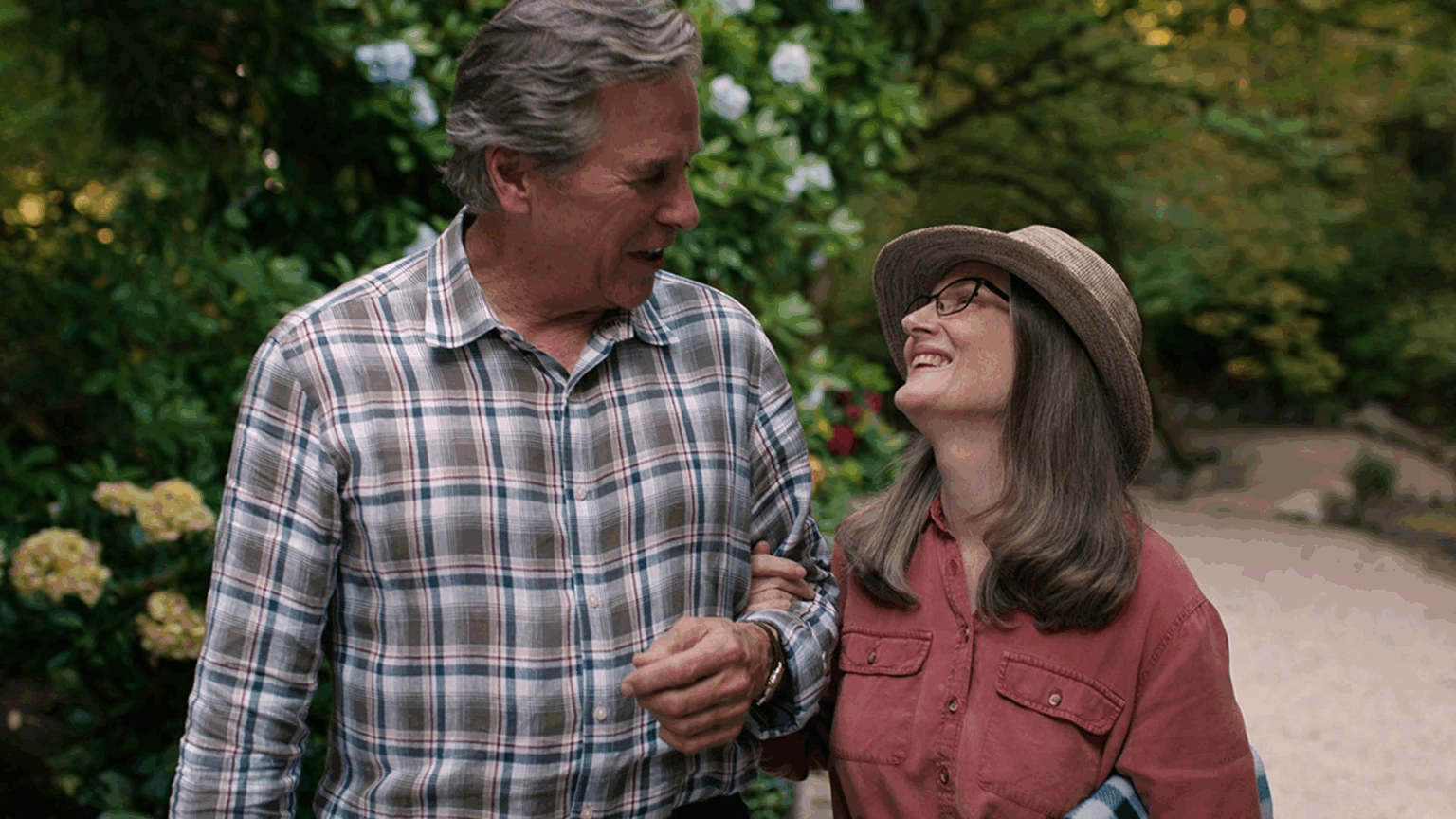 Up Close with the Cast: Behind the Scenes & Fan Questions.th01 – entert ...